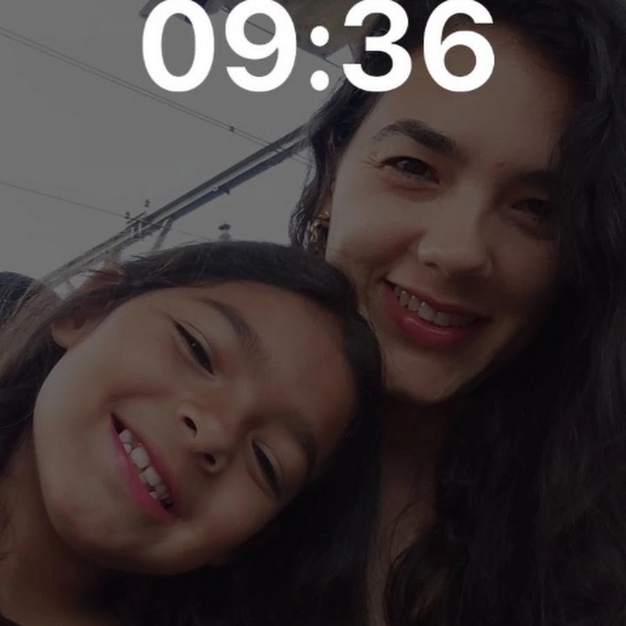 Lívia_2402 - YouTube