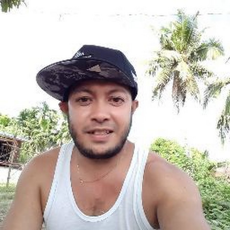 Macky Historillo - YouTube