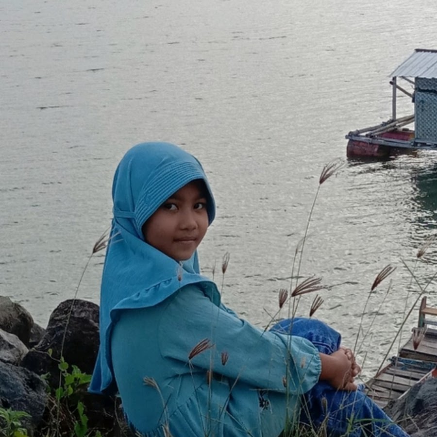 Nabila tanisa - YouTube