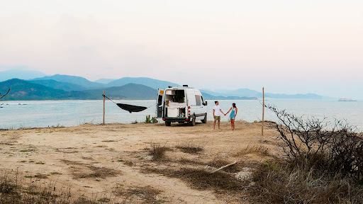 Eamon & Bec - Nomad Life Wiki