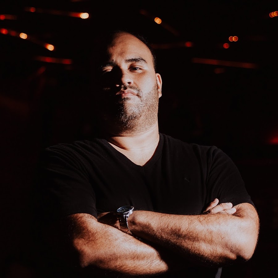 Mike Reyes Dj - YouTube