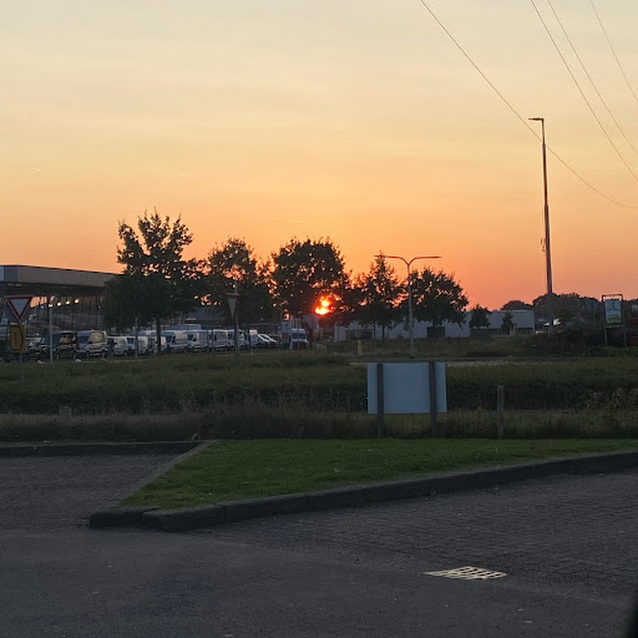 𝓐𝔂𝓵𝓲𝓷 - YouTube