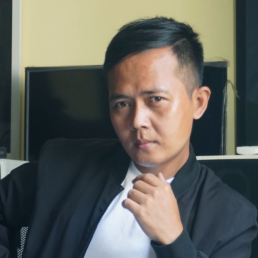 Nyi Phyo Vocalist - YouTube