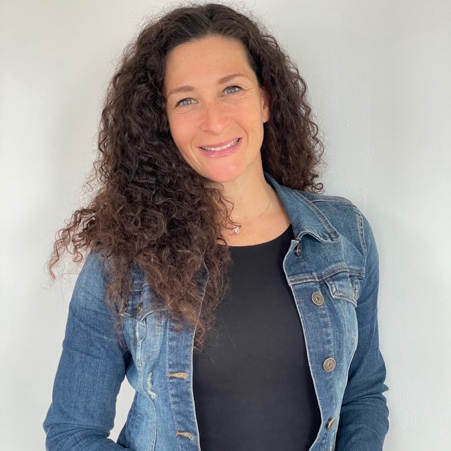 Crush Cravings with Confidence-Coach Lisa Callahan - YouTube Crush Cravings with Confidence-Coach Lisa Callahan - YouTube