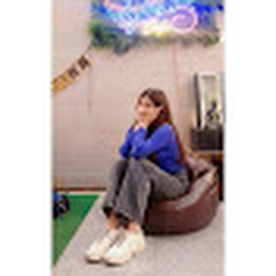 20ZOO140 Surbhi Thakur - YouTube