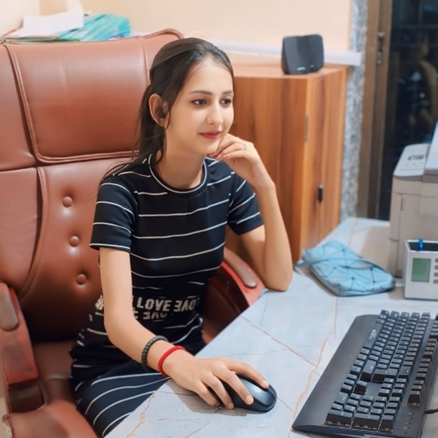 Miss aruhi official - YouTube