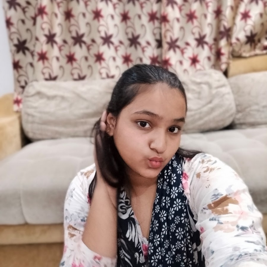 Ashna R vlogs - YouTube