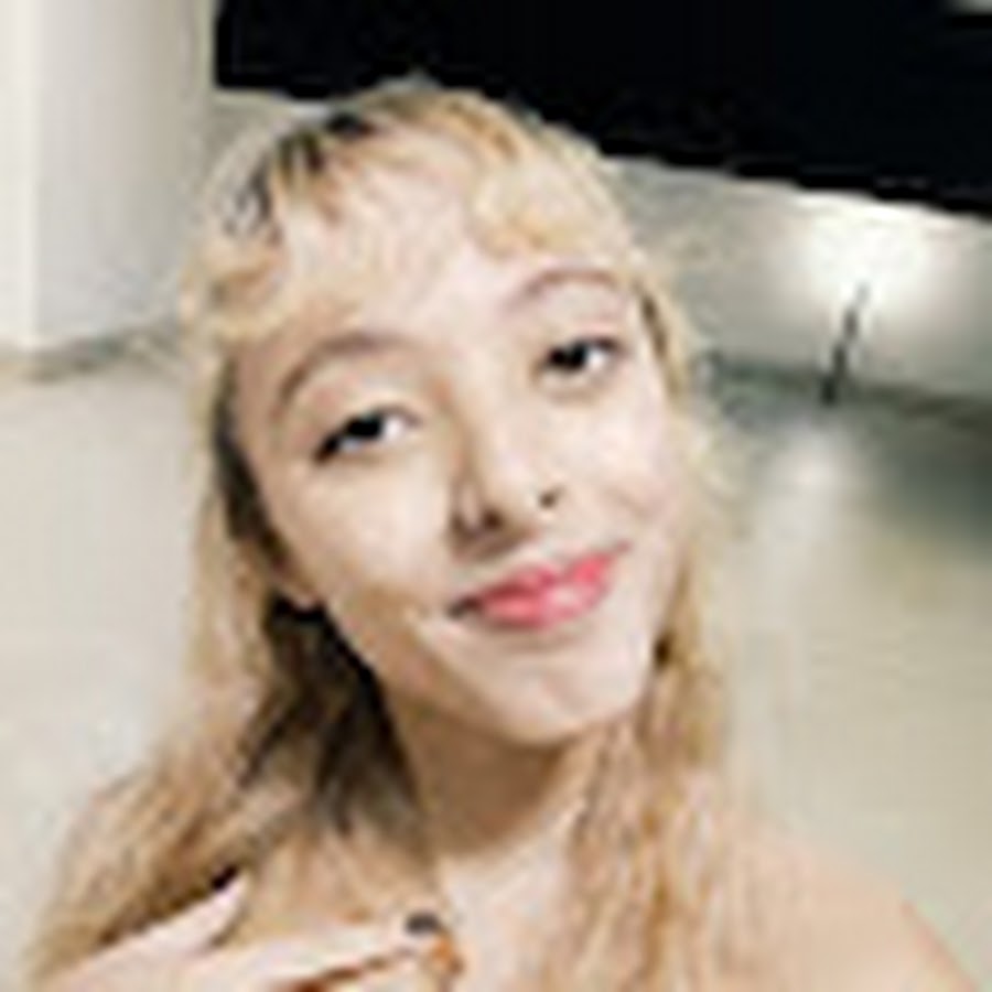 Anne Artist - YouTube