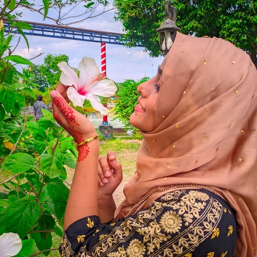 Roza's Diary - YouTube