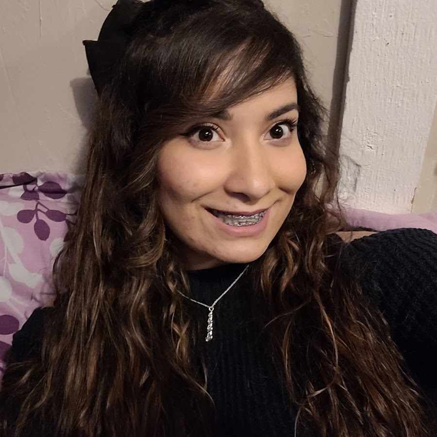 Aine Hdez YouTube