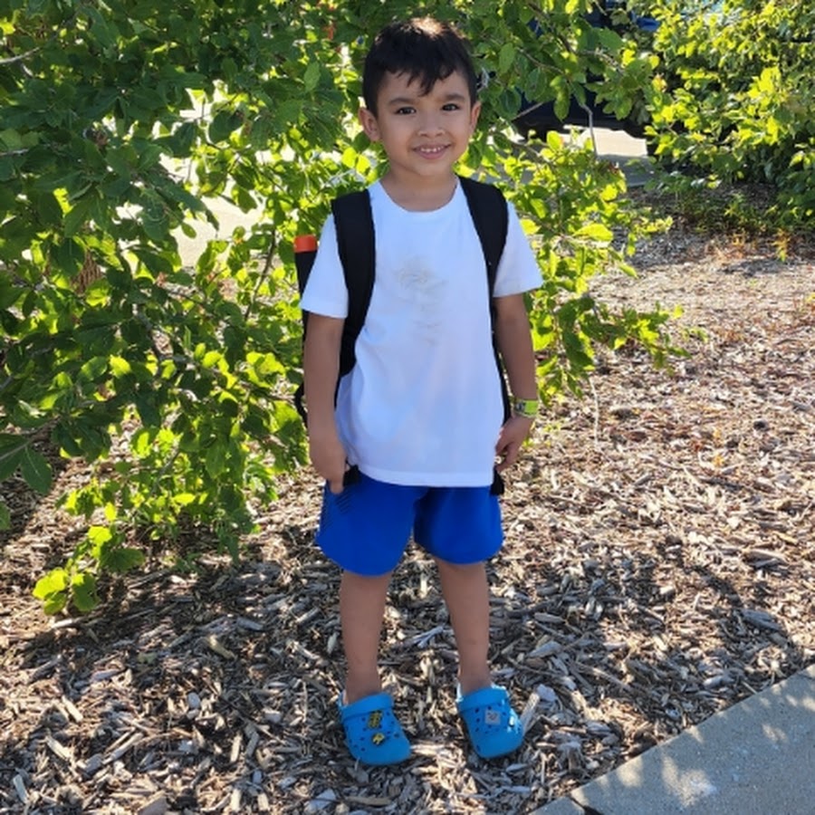 Anthony Vlogs - YouTube