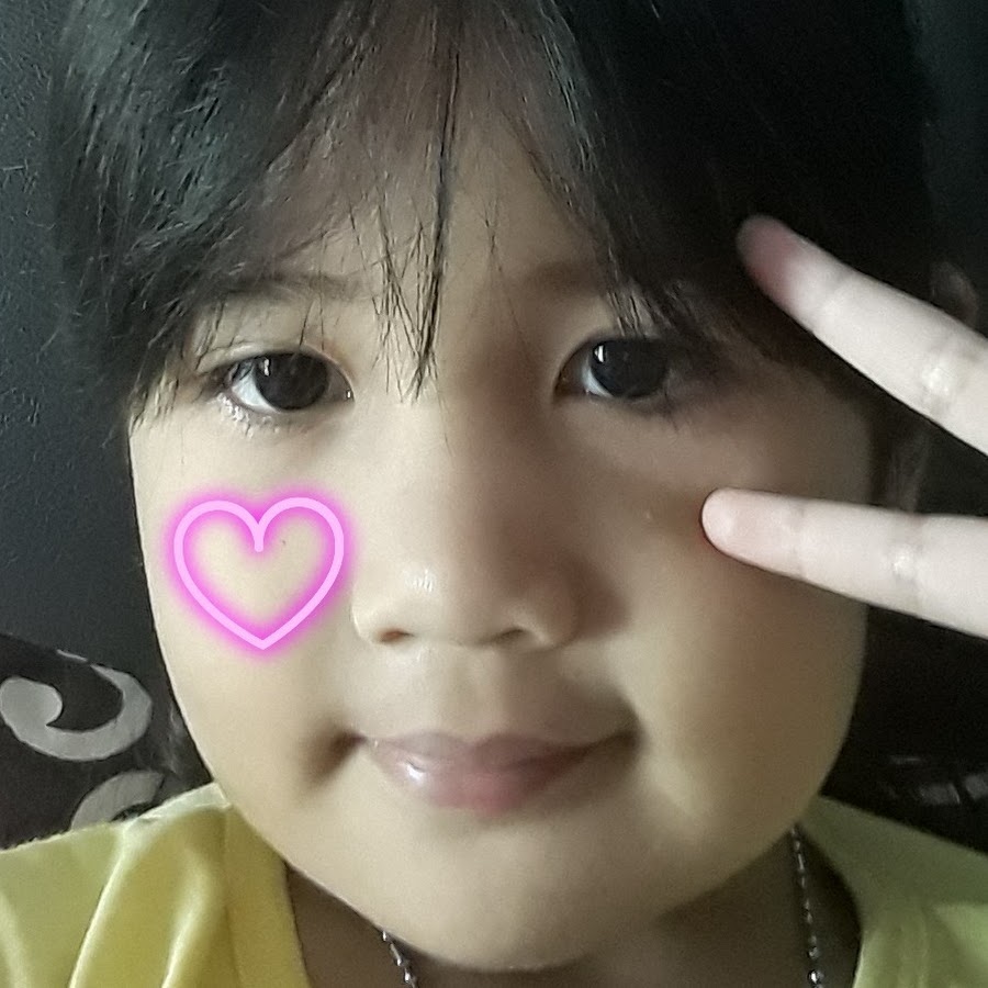 Adis fans farah the gamer girl - YouTube