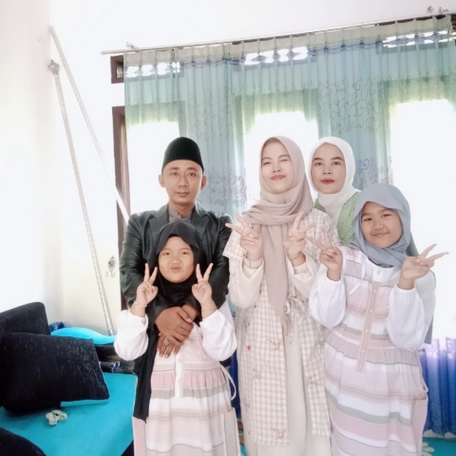 adeeva_may friend😜😋 - YouTube