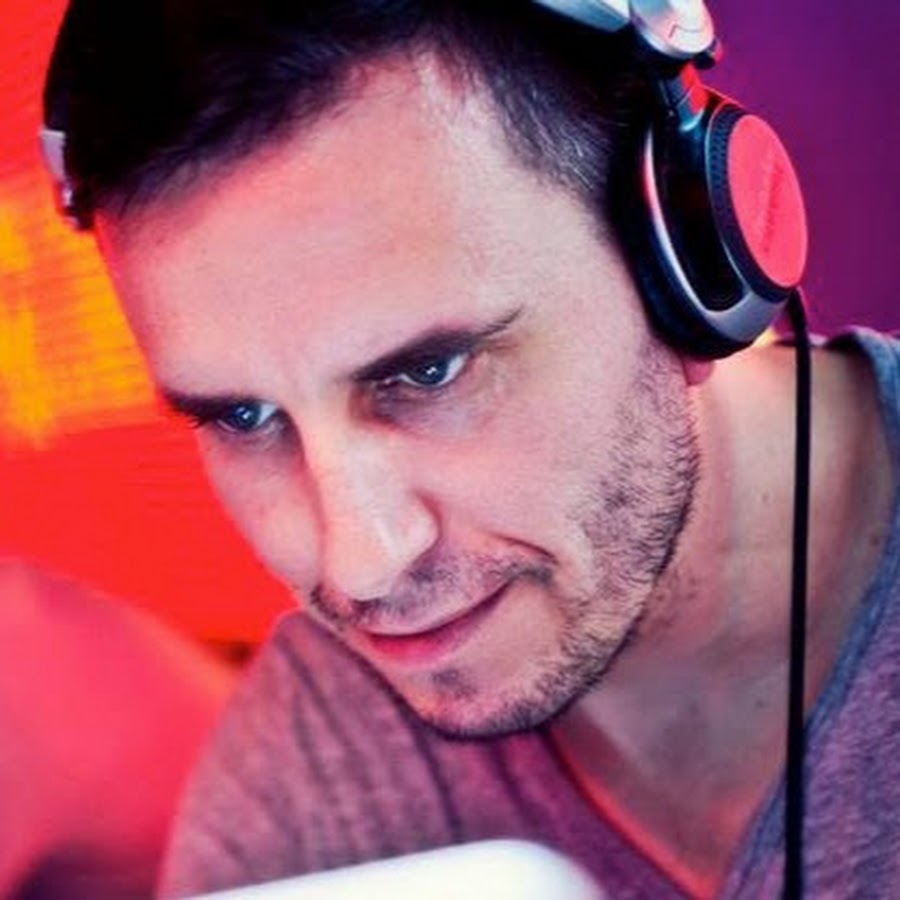 Lukasz Lesniewicz - YouTube