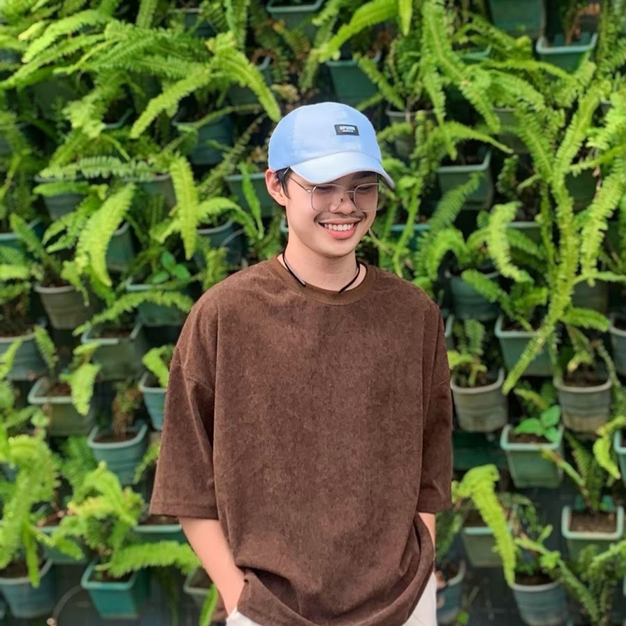 Leumas Buagas - YouTube