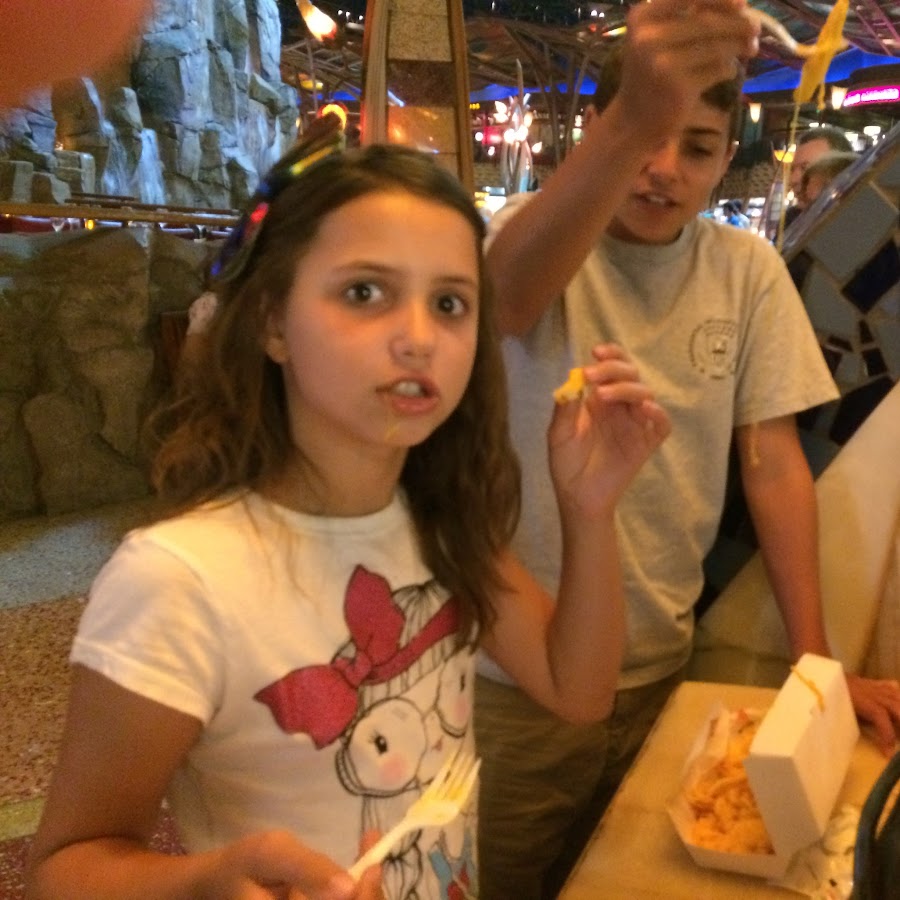 AIdro_kLPSV2QpaxRDkpGs2Csh6aaO2R2fntRYMpDdmuaw=s900-c-k-c0x00ffffff-no-rj