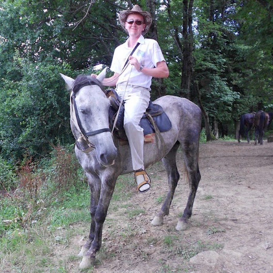 AIdro_kQagzDIhyYP46Kun21eggOmsTmO2SFyG1qeNZOsD8MuQ=s900-c-k-c0x00ffffff-no-rj