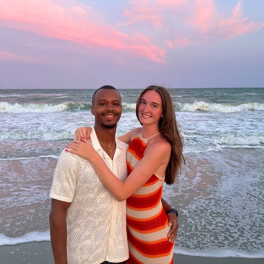 AIdro_kU6gRO98vQtDEkTdfvoLW1lMk-L2ZP3ou8In7Pyw=s900-c-k-c0x00ffffff-no-rj