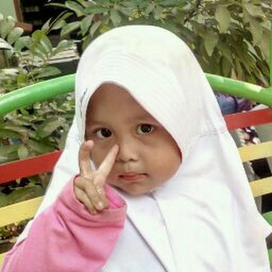 Nur Apita Sari - YouTube