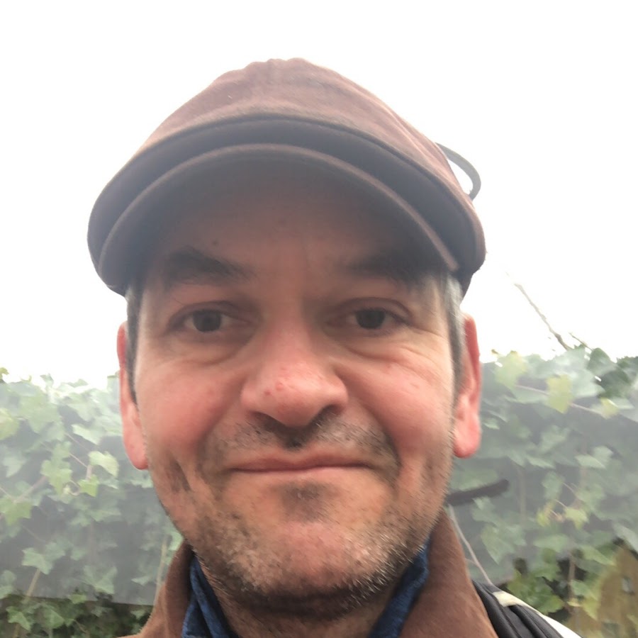 Easy Biker - YouTube