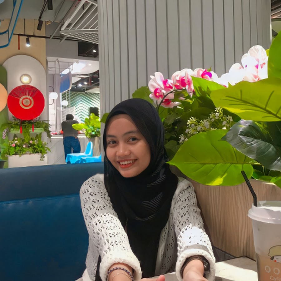 AIdro_kl6f6MS9TMFsH7R_5agYKteggz_d_uRNCKQ4n-mw=s900-c-k-c0x00ffffff-no-rj