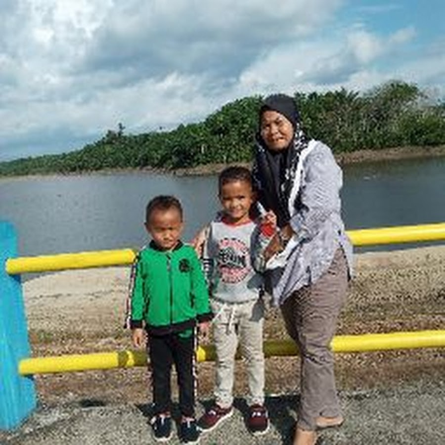 Dahniar Niar - YouTube