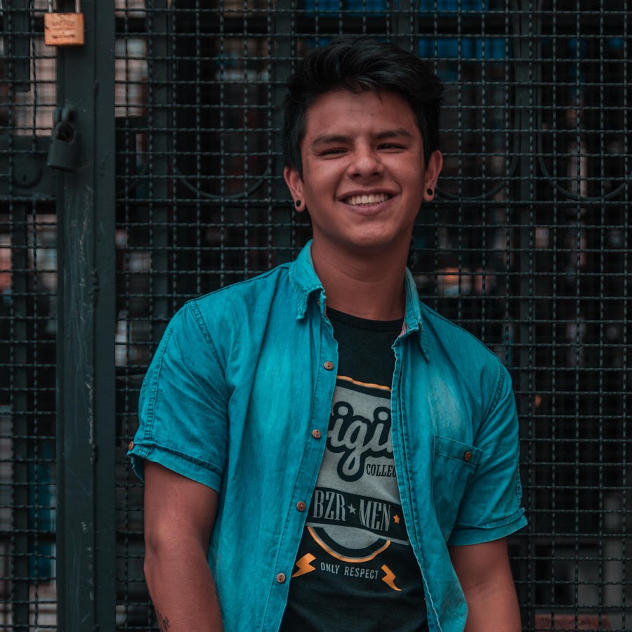 Daniel Vela - YouTube