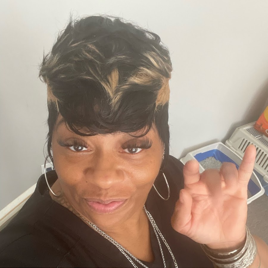 Rose Topics - YouTube