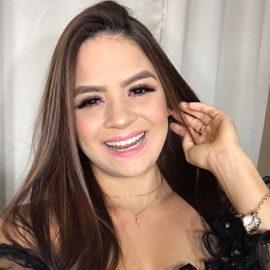 Larissa Tavares - YouTube