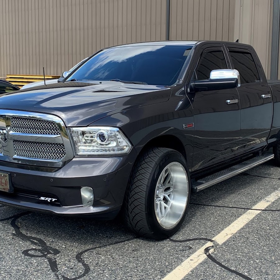 Justin Wells - YouTube