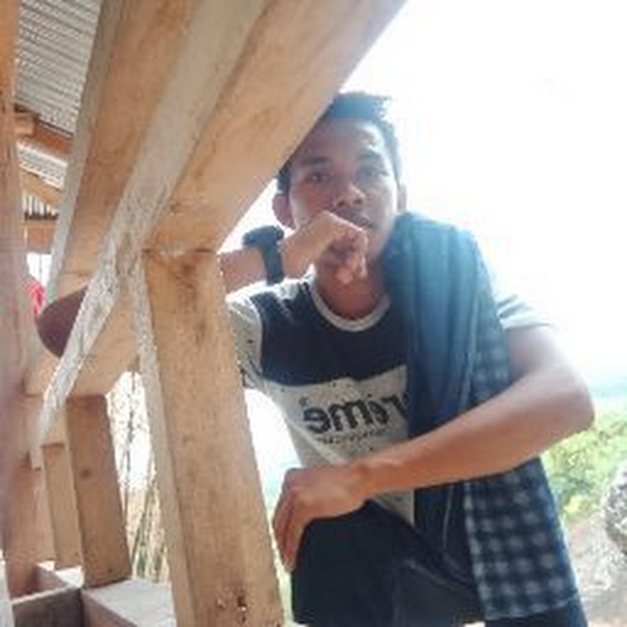 layuk bare - YouTube