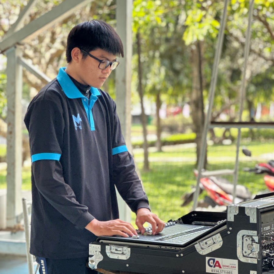 Thanh Tu Huynh - YouTube