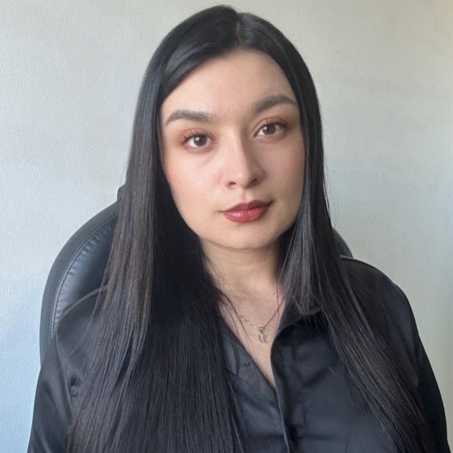 Daniela Castaño - YouTube