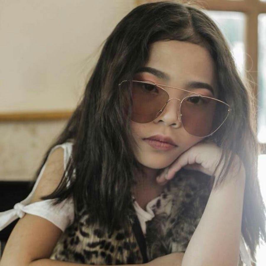 It's mollyx - YouTube