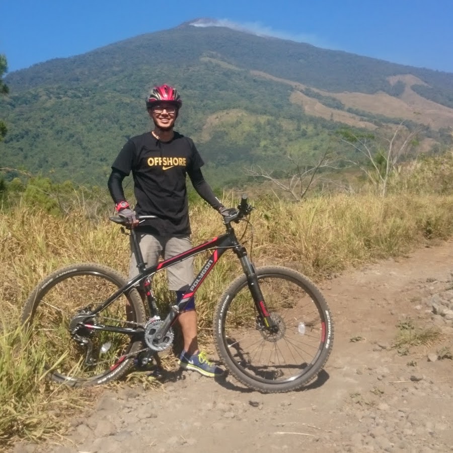 AIdro_m7ucKEFIXdmFA_5py8zoCXR50aa2ZMv5-RLSdYPw=s900-c-k-c0x00ffffff-no-rj