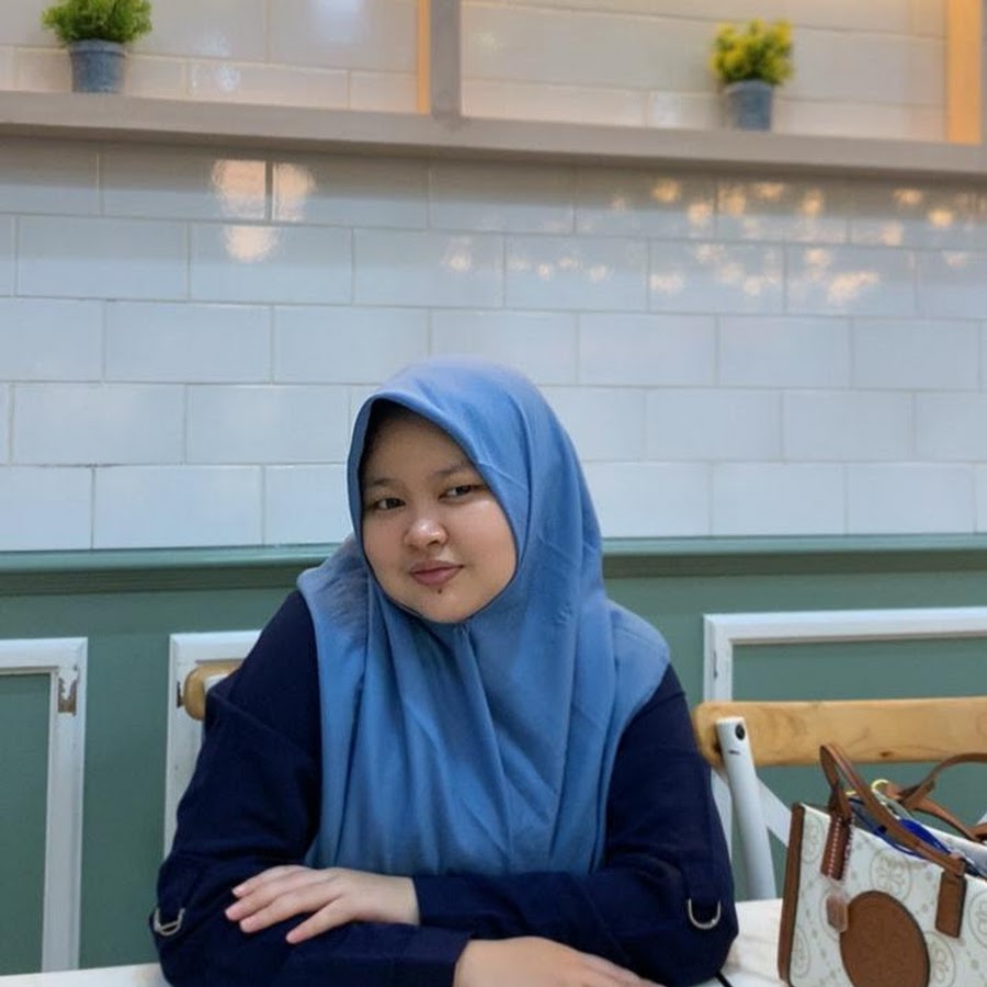 Devila Chikita - YouTube