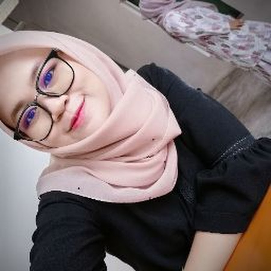 Adhwa Hanani Sahar - YouTube