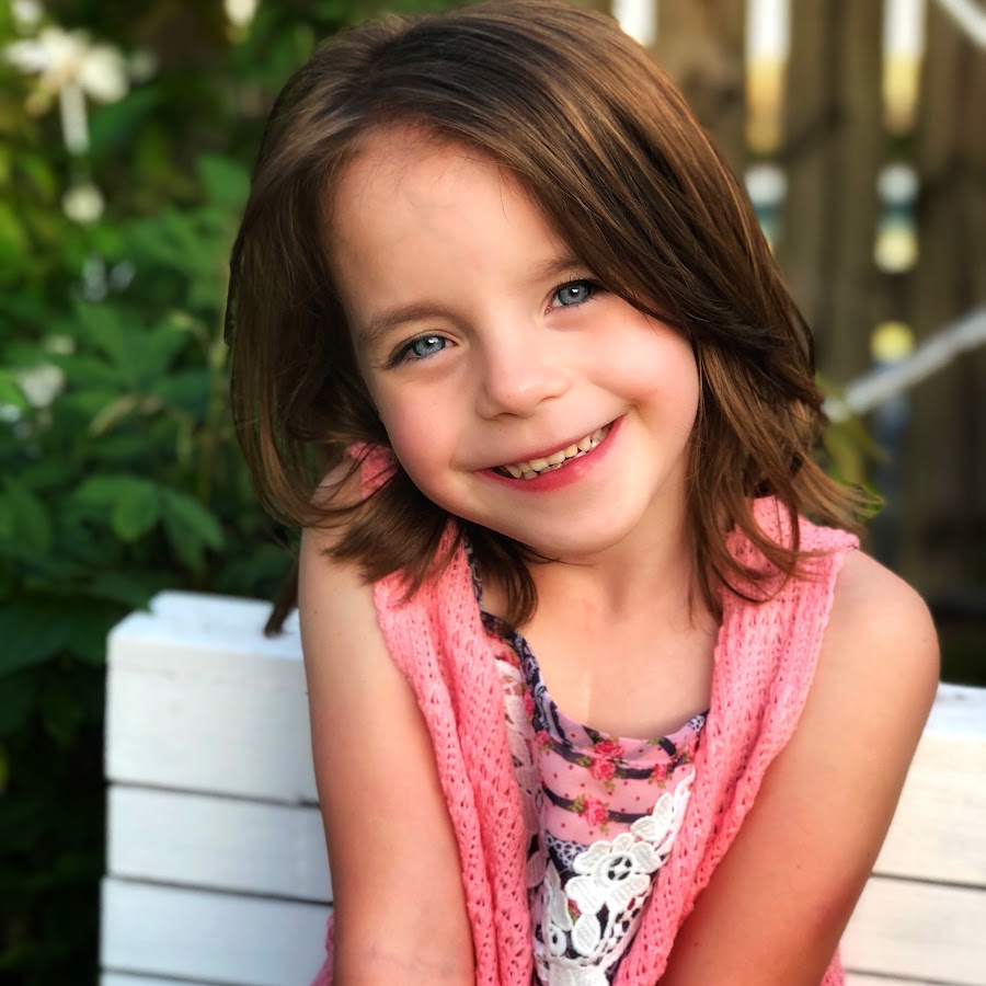 Ella’s world and friends - YouTube