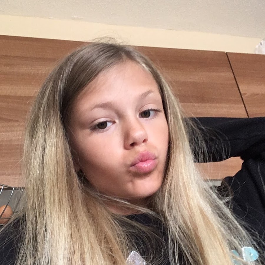 Asmr_ Leah - YouTube