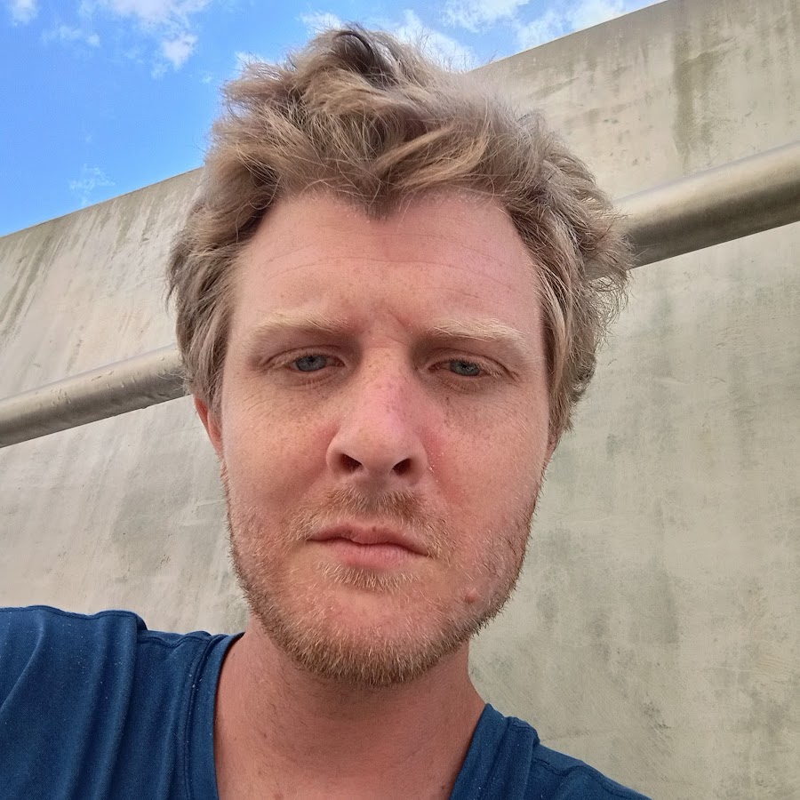 AIdro_mLYemE8NiyFPO2jcfGzM4p6KmwZUEo7ggooWqK=s900-c-k-c0x00ffffff-no-rj