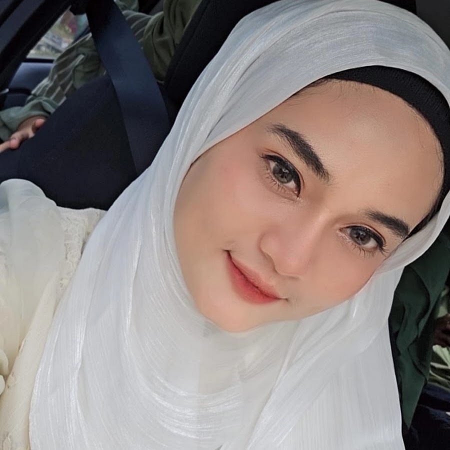Aidha Dwi - YouTube