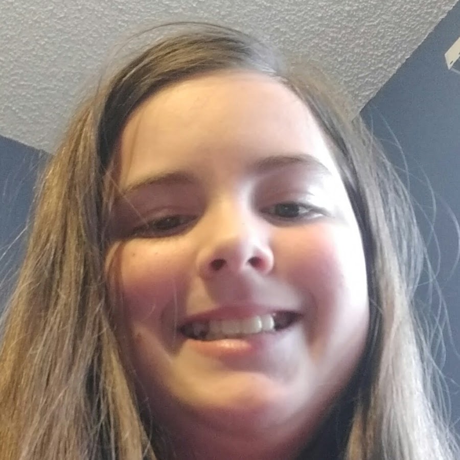 The Amazing Roblox Reporter - YouTube