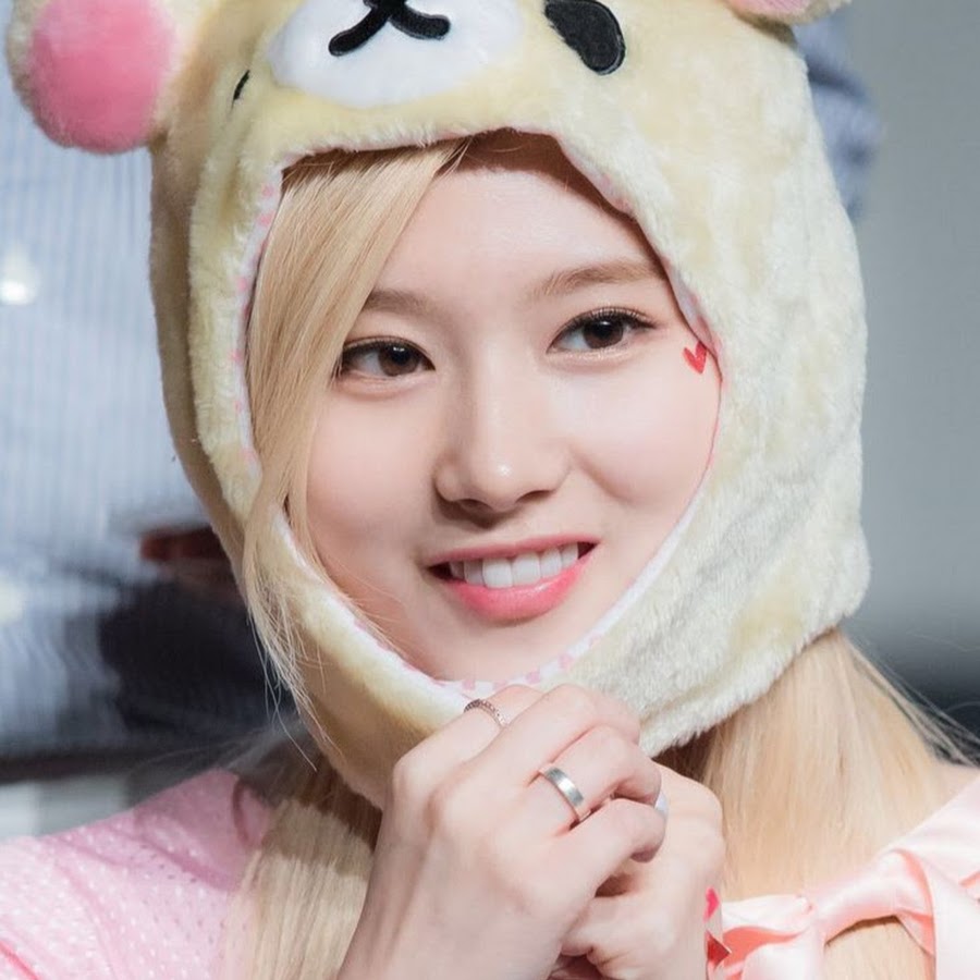 kim soojin - YouTube