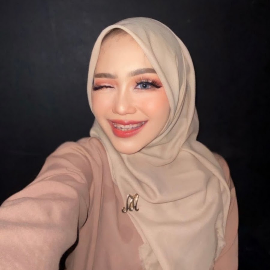 Iras Wahyuningrat - YouTube