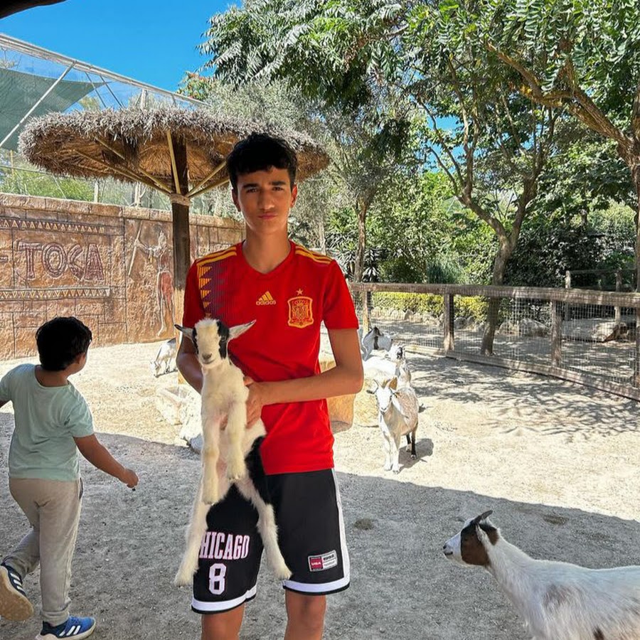 Adri Vicens - YouTube