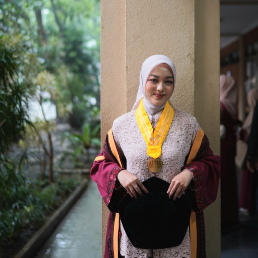 Shintiya Yuliawati - YouTube