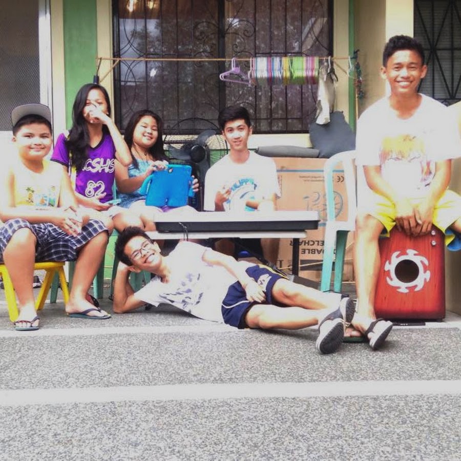 The Royale Band - YouTube