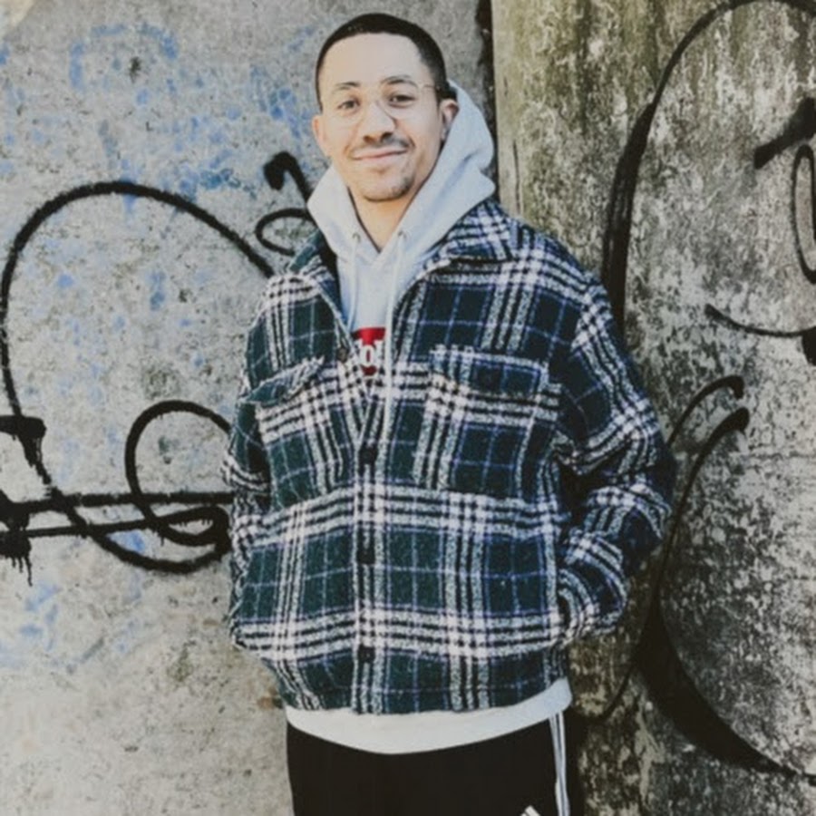 Robert Akins III - YouTube