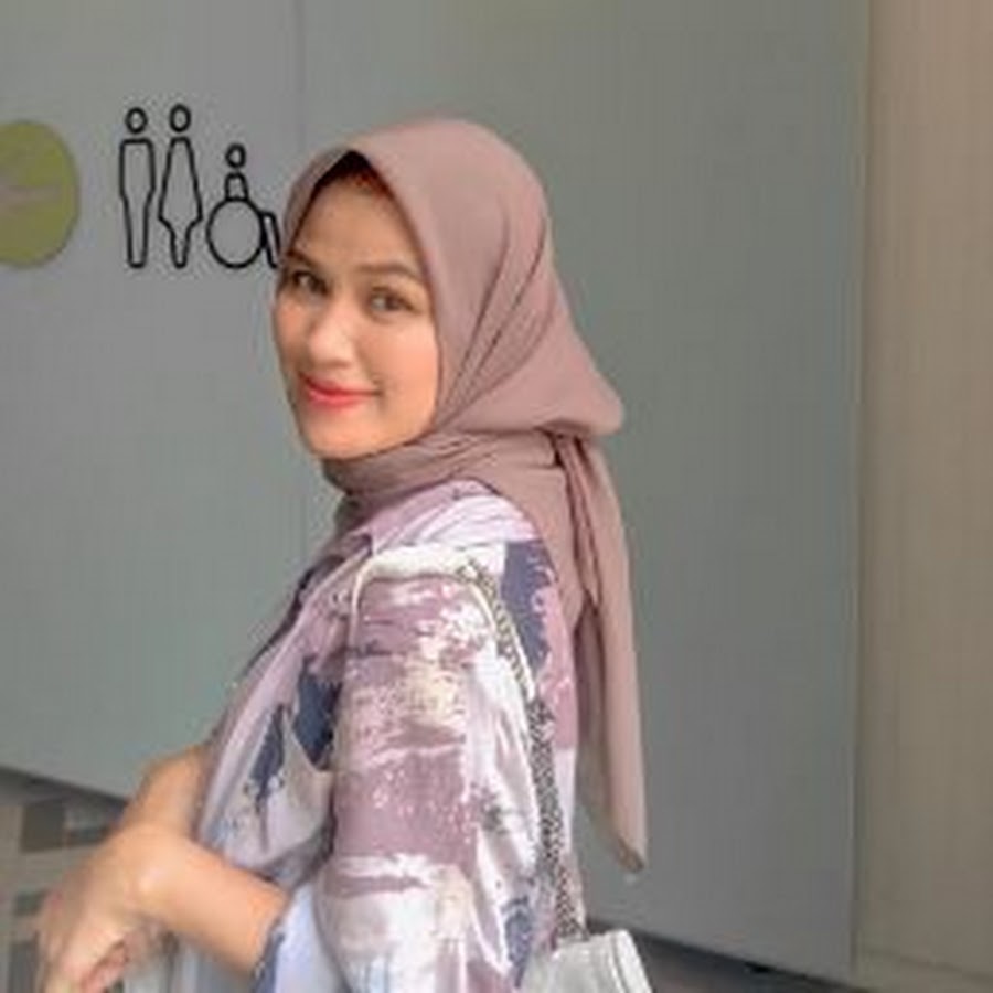 Nesa Afriani - YouTube