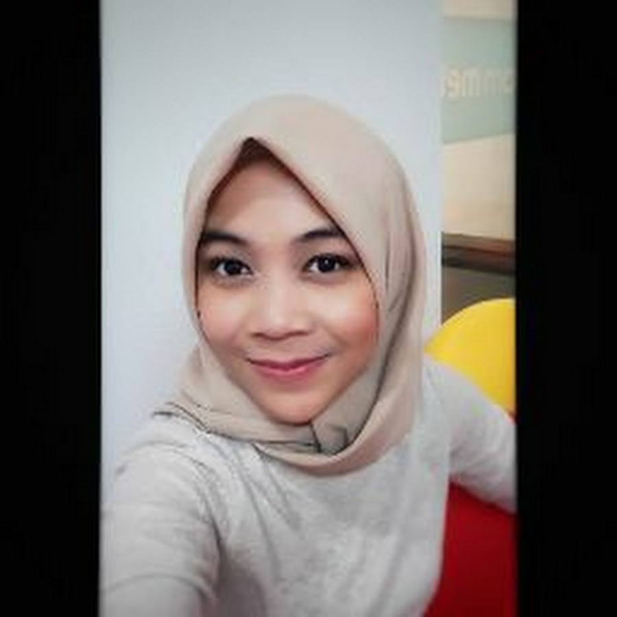 Firidzqiana Putrianti - YouTube